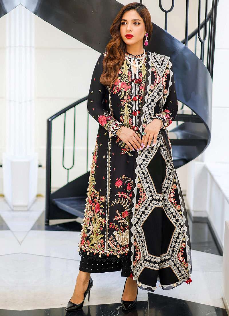 Shop Unstitched Embroidered Lawn Online in Pakistan – Emarlad Wear